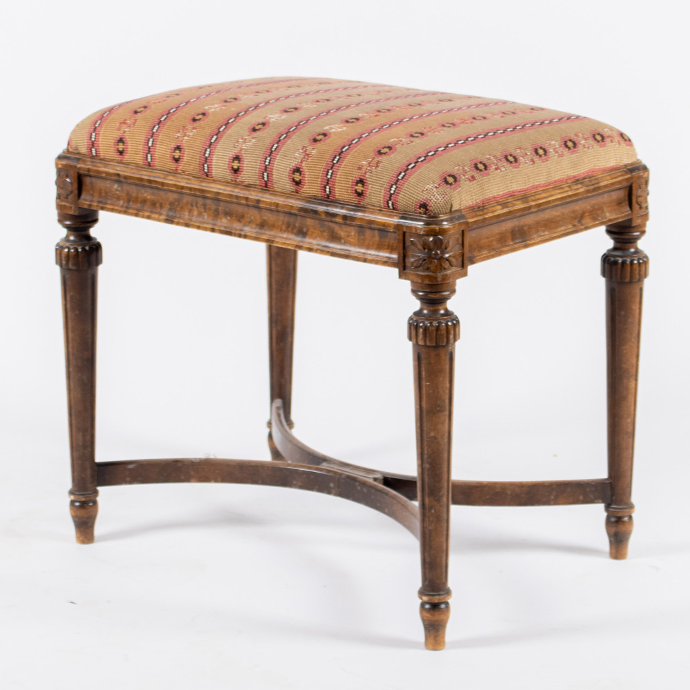 TABURETT, gustaviansk stil, 1900-talets … | Auktion.se