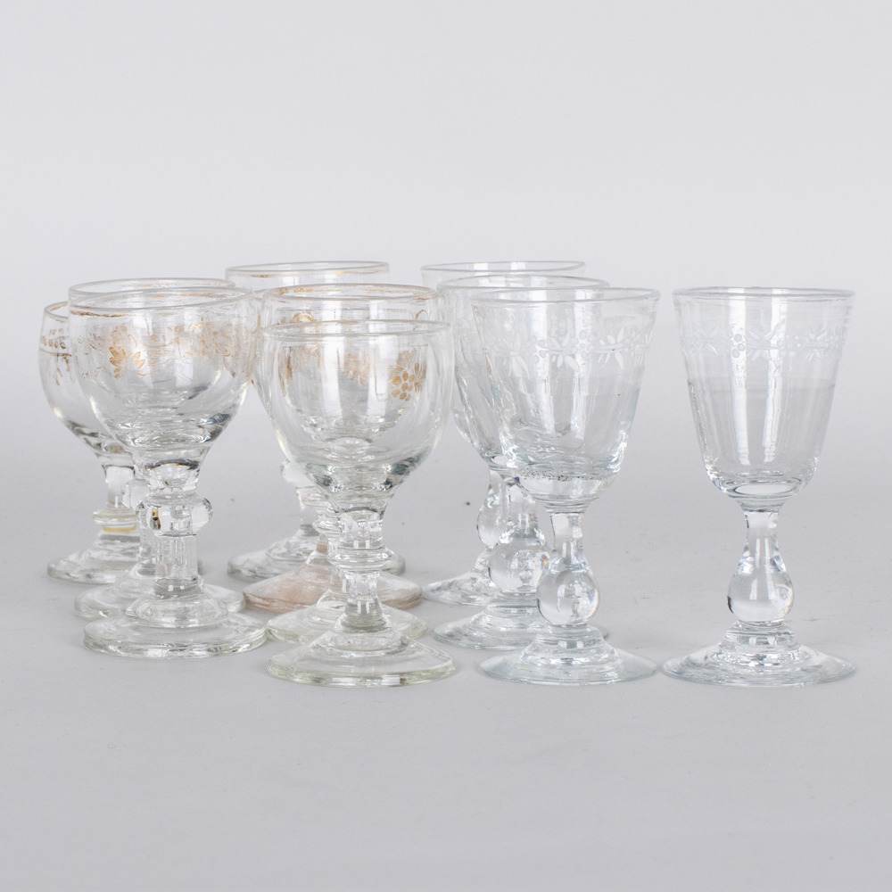 SNAPSGLAS OCH LIKÖRGLAS, 9 del, 1800-ta… | Auktion.se