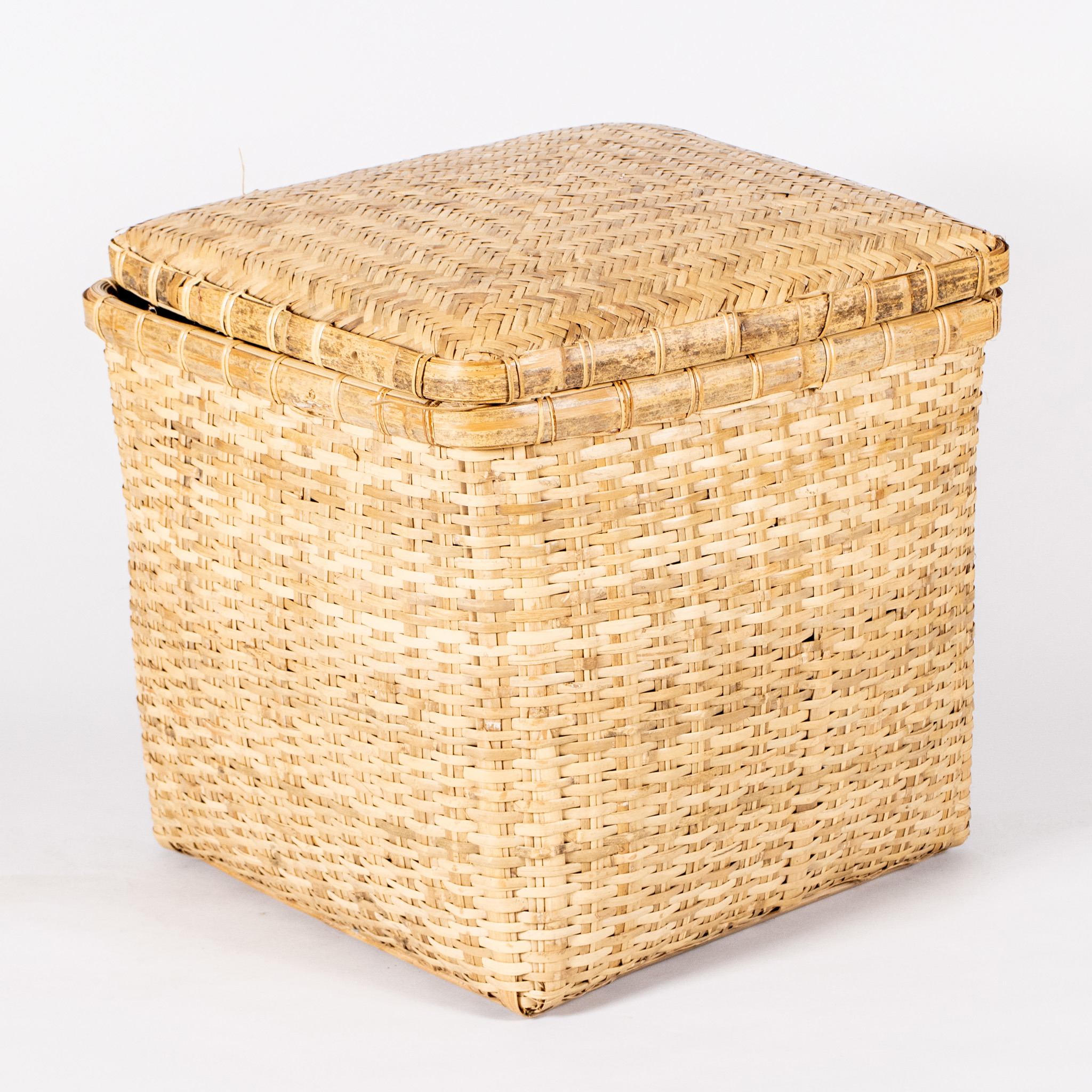 KORG, med lock, rotting, 1900-tal | Auktion.se