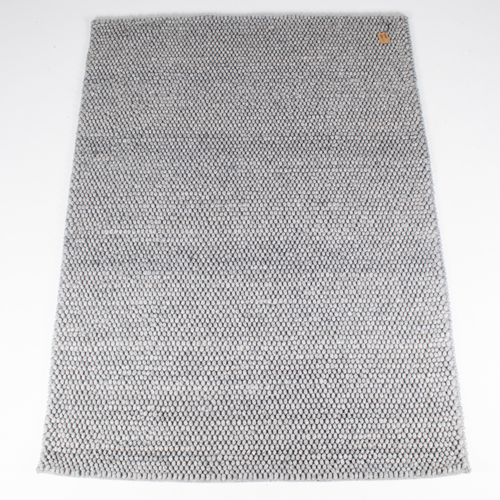 MATTA, "Peas", HAY, Danmark, ca 170 x 240 cm | Auktion