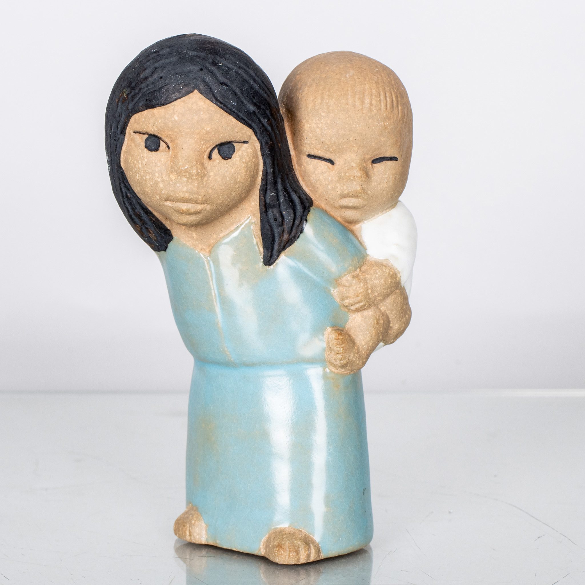 LISA LARSON, figur, stengods, "Öst" ur … | Auktion.se