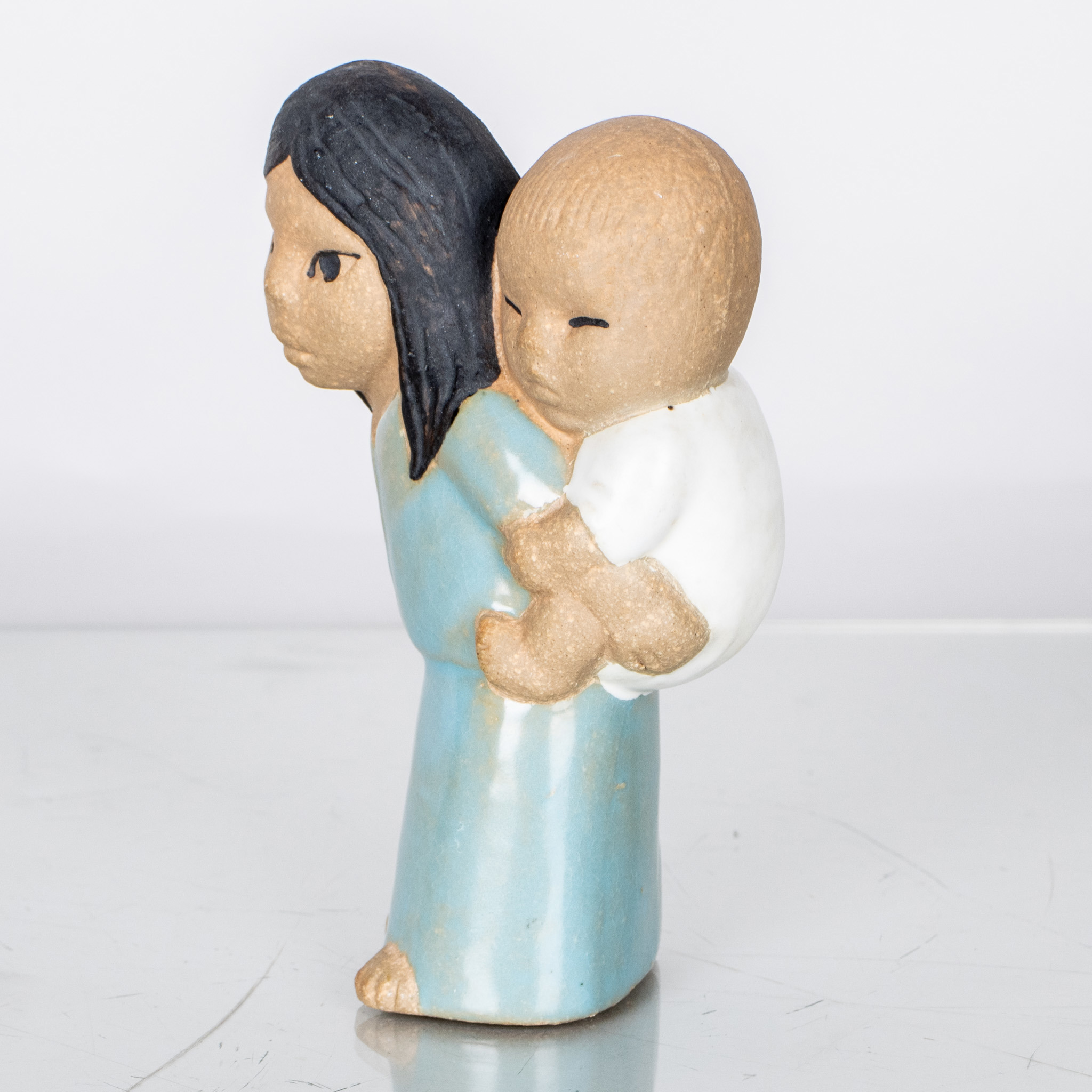 LISA LARSON, figur, stengods, "Öst" ur … | Auktion.se